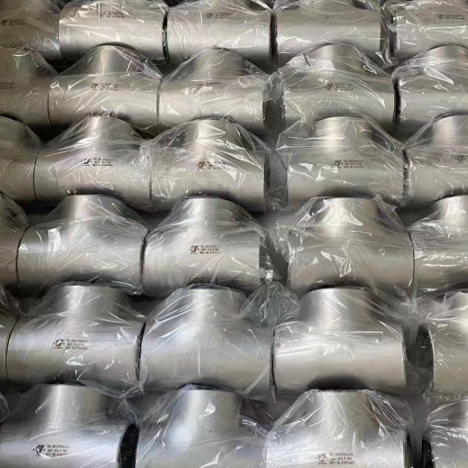 How to hot press forming stainless steel tee？